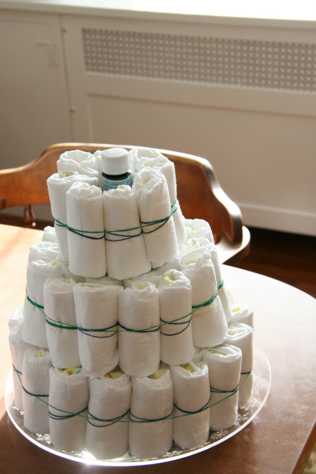la famiglia: How to make a diaper cake