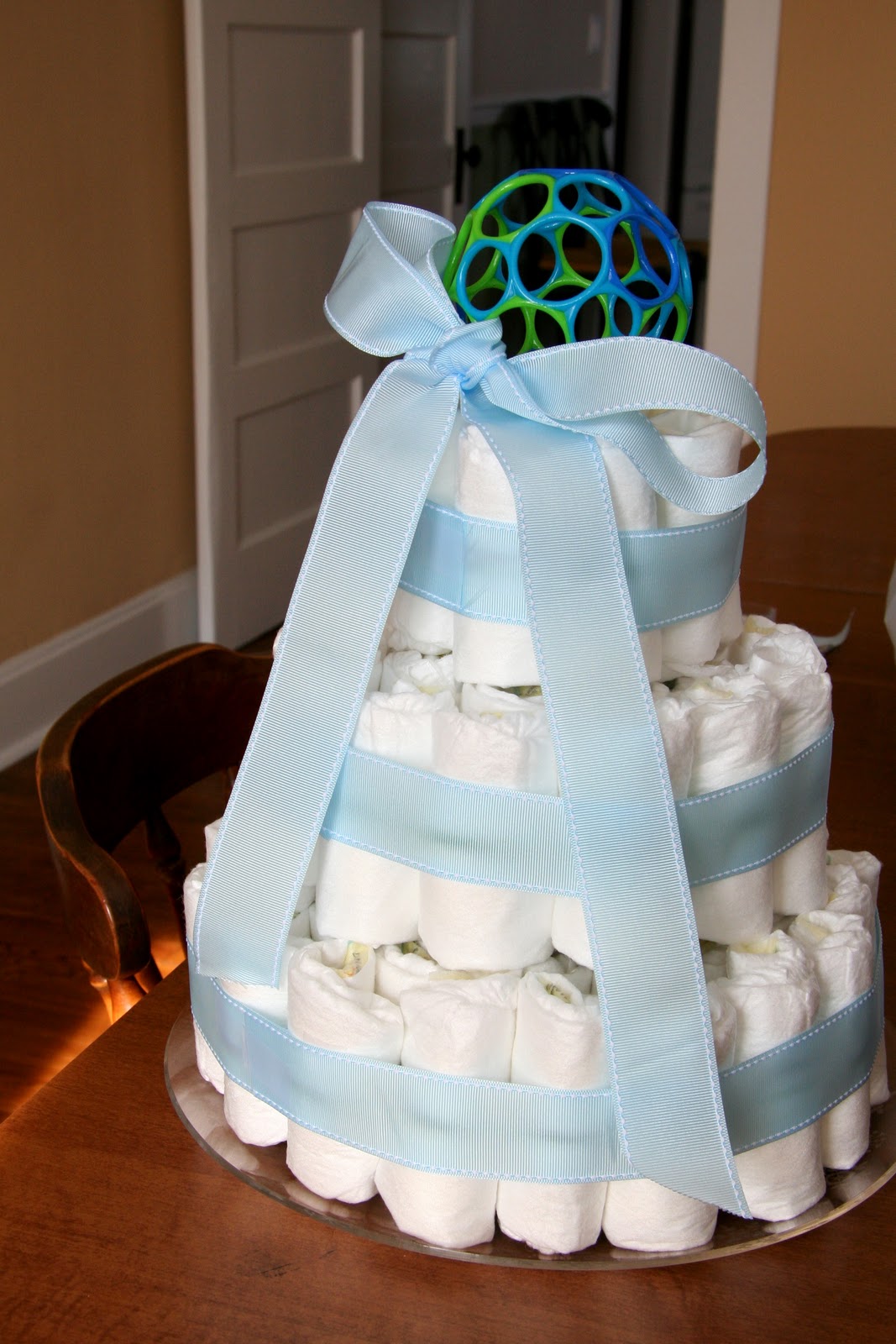 la famiglia: How to make a diaper cake