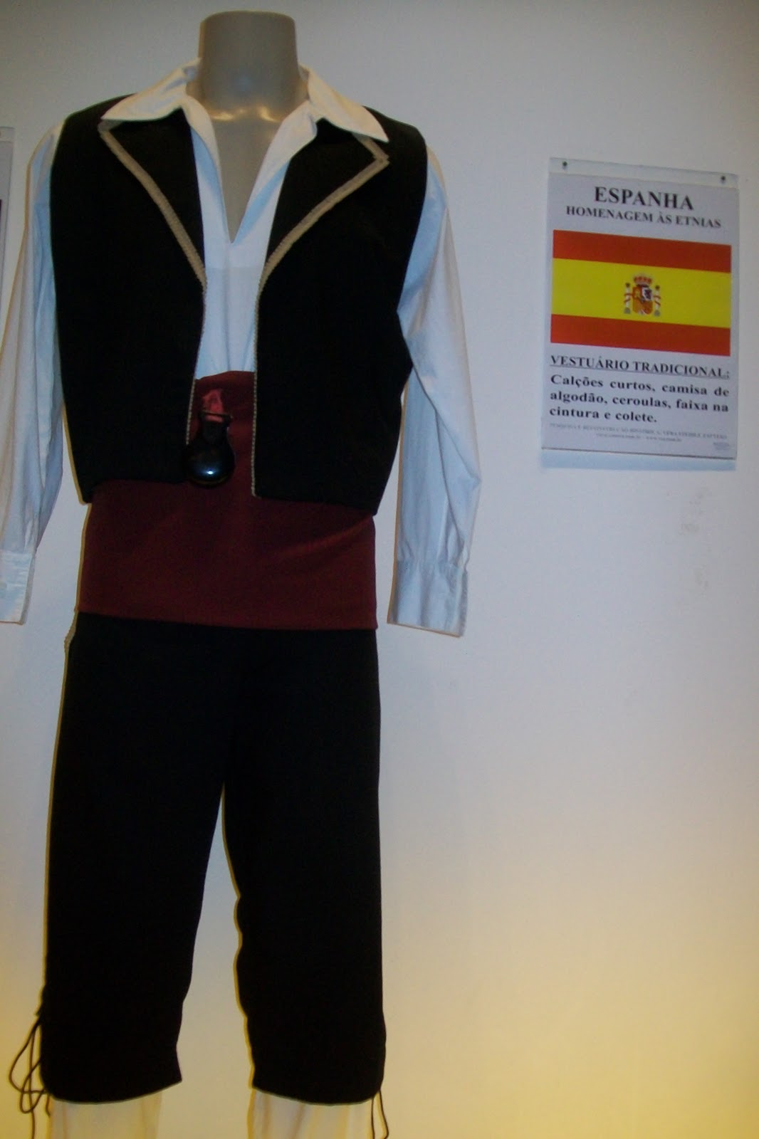 ESPAÑOL: VESTUÁRIO TÍPICO DEL HOMBRE DE ESPAÑA