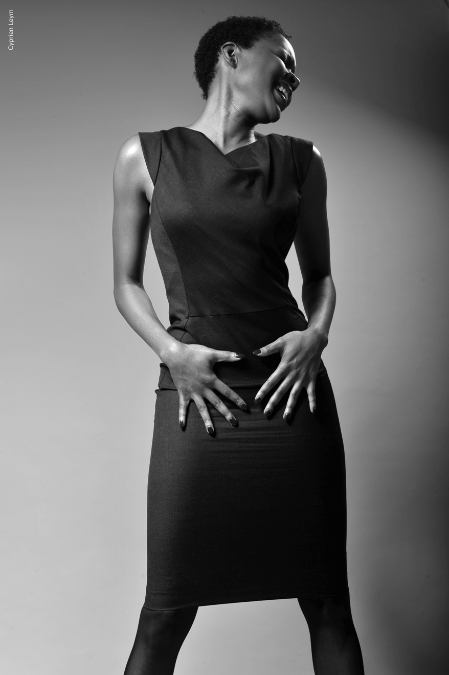 CYPRIEN LEYM: CHANTEUSE / SINGER Ella Garner