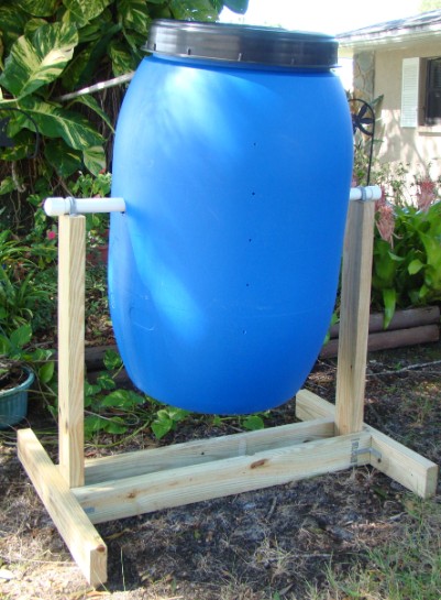 HOW TO MAKE LIQUID FERTILIZER FROM COMFREY |The Garden of Eaden