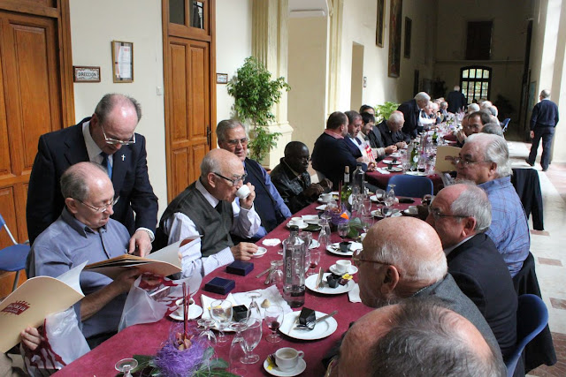 PROVINCIA ARAGÓN SJ: FOTOS DEL APERITIVO, COMIDA CON JESUITAS Y ...