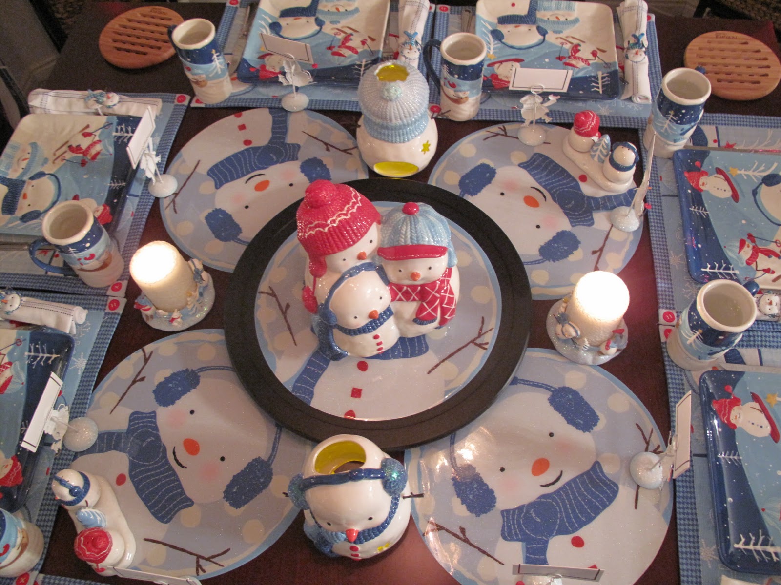 Frosty the Snowman Table for Eight - Purple Chocolat Home