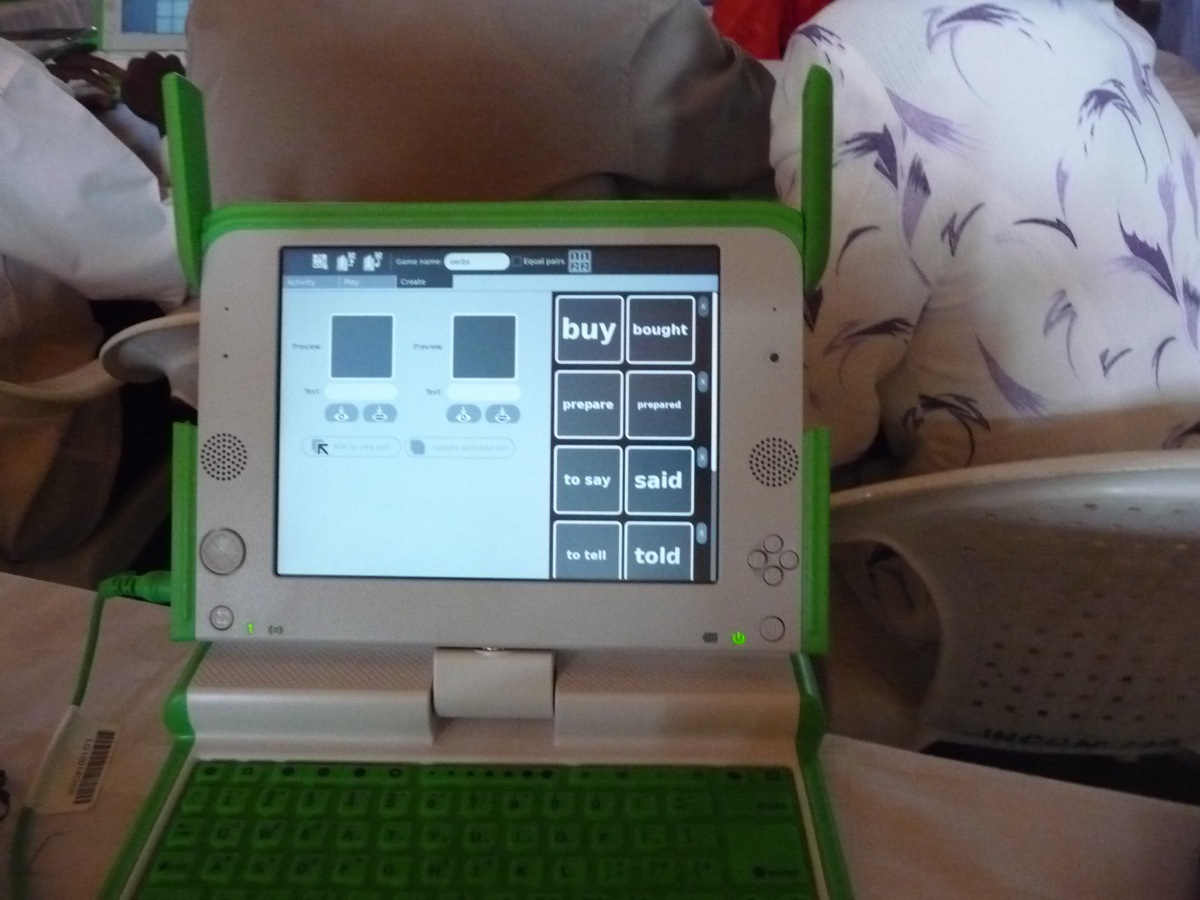 Momentos do trabalho em Ruanda: Rwanda 1st OLPC Head of Schools ...