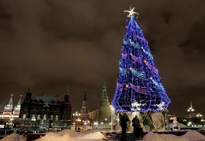 A Family Tree of Holidays - Christmas Trees: Christmas trees around the ...
