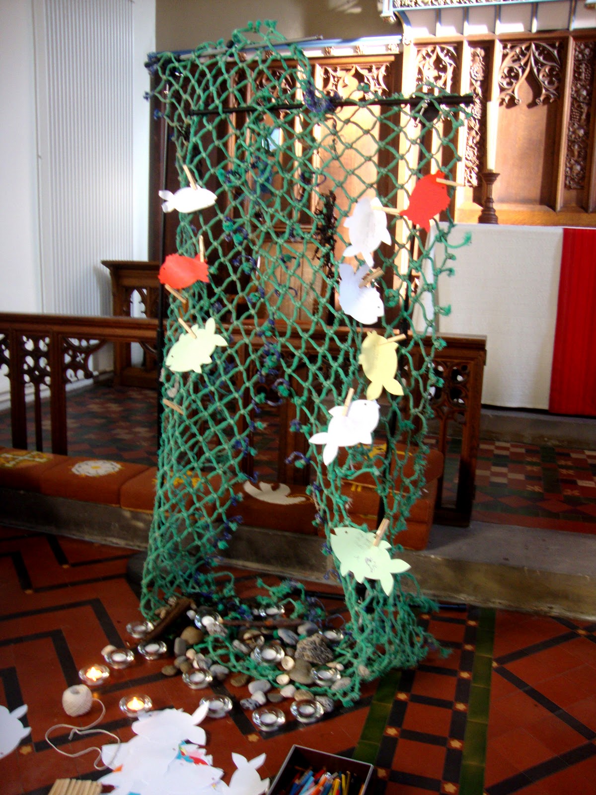 Exploring creative worship: Prayer net - family service