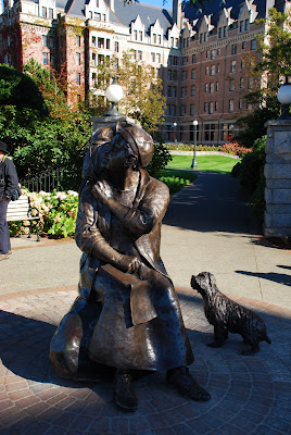 Vancouver Island Photo Journal: Emily Carr Statue outside Empress Hotel ...