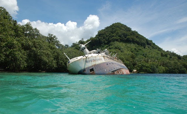 What happened to the world discoverer?