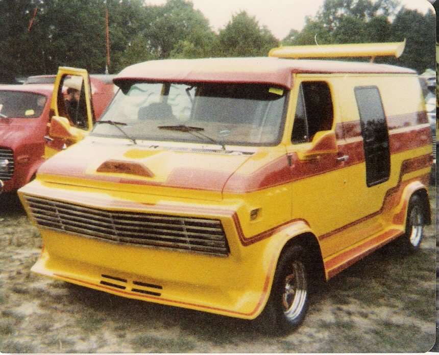 Vandoleros, Van Club: August 2010