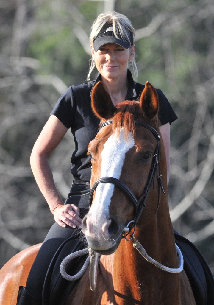 So I was up in the arena...: Linda Parelli's Game of Contact Course ...