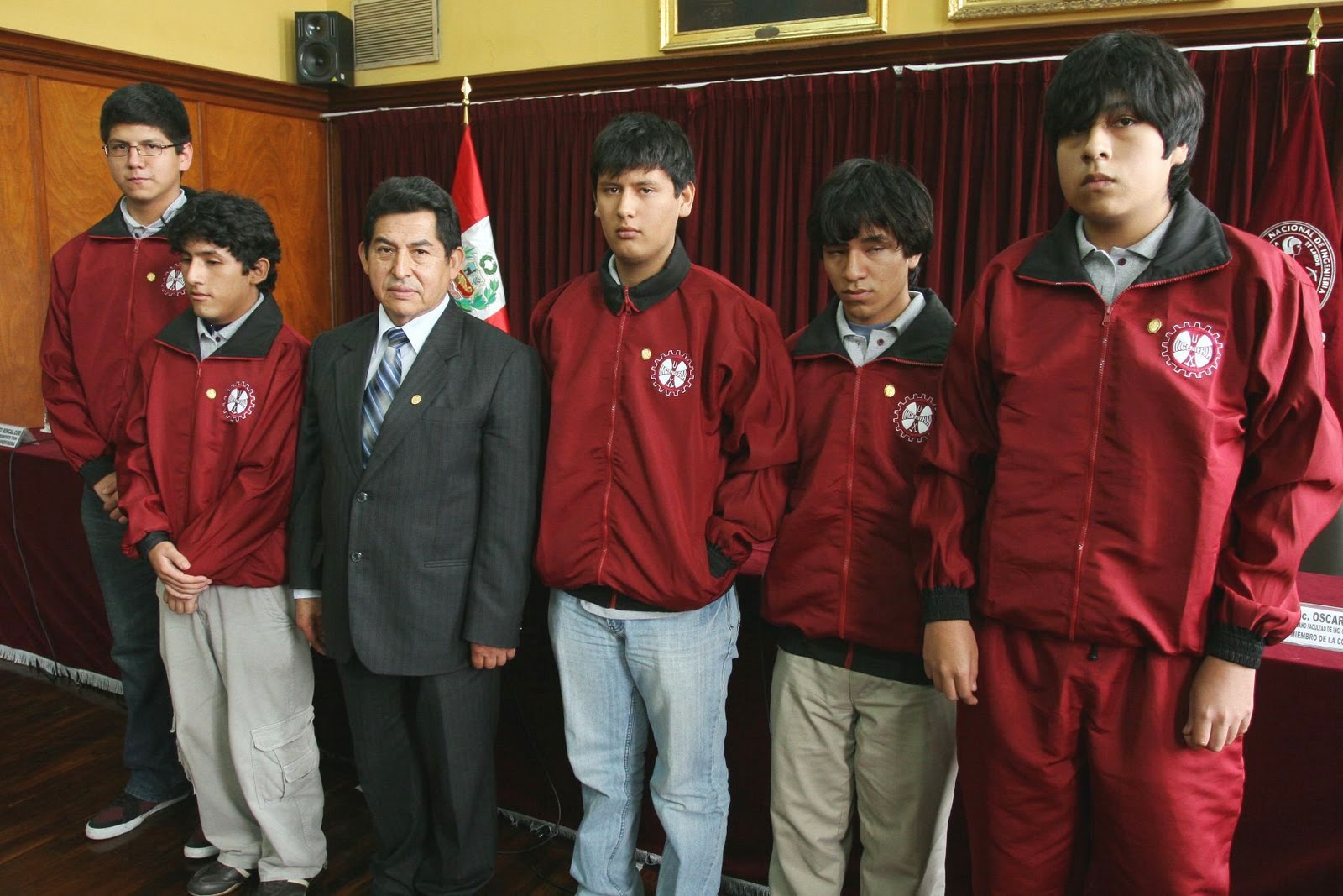 Primeros Puestos ADMISION UNI 2010-II | ADMISION A LA UNIVERSIDAD