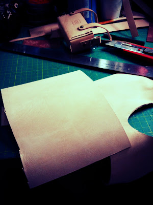 Chiewata Leathercraft Workshop: Camera Case for Lomo LCA+