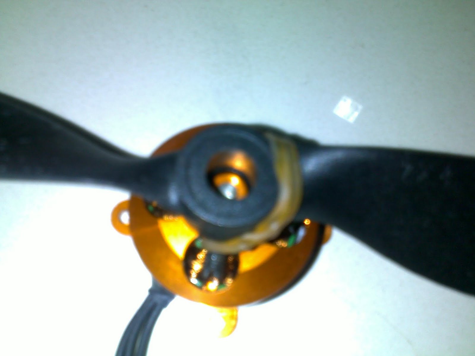 Journeys of My Life: HowTo- Attach a propellor on a TURNIGY 2204-14T ...