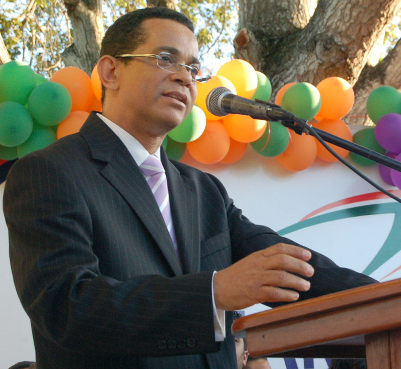 Senador Jose Rafael Vargas, esta regao!!! reclama terminacion de ...