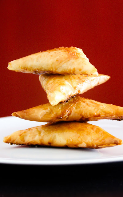 A Ojo: Spicy Cheesy Triangles