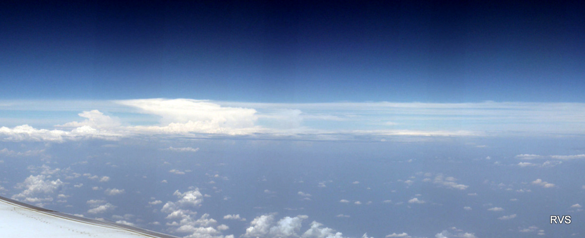 The picture was taken at 35,000 feet in the day time. : r/pics