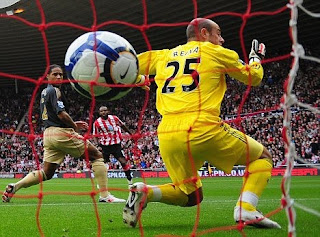 A Year & A Half In The Life of..: Karangan UPSR : Aku Sebiji Bola