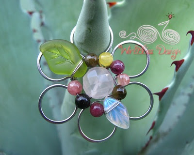 WireBliss's Wire Jewelry: Another Flora Pendant