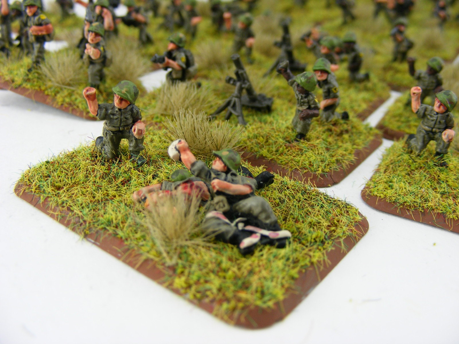 Evil Bob's Miniature Painting: 15mm Vietnam Commission
