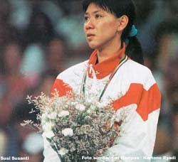 Susi Susanti badminton player indonesia