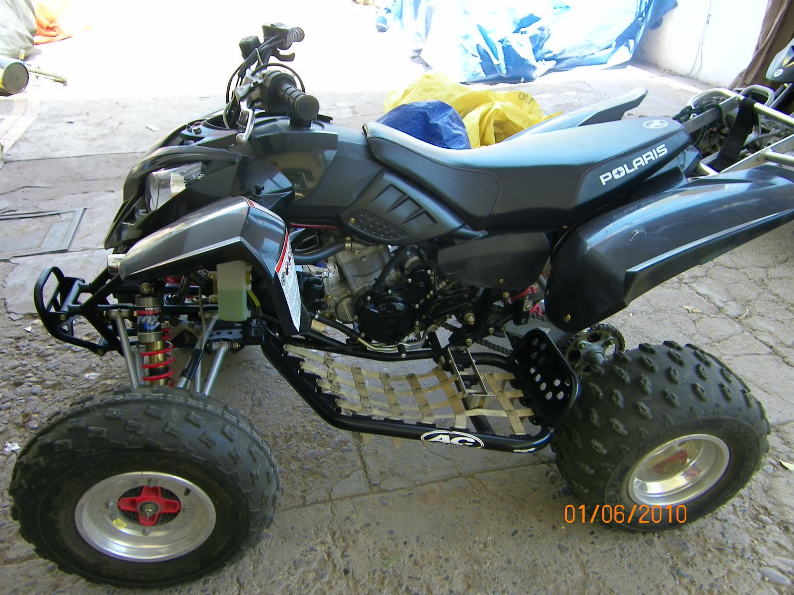 venta de motos: Polaris predator 2006 500cc
