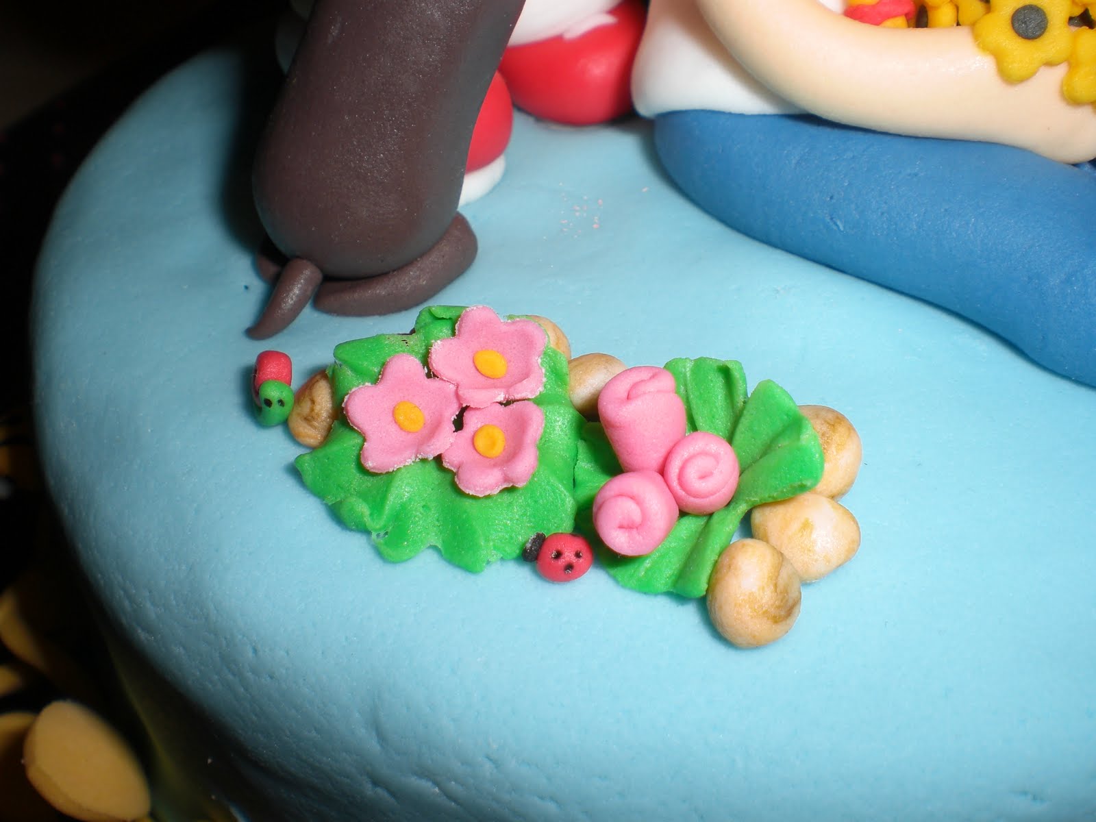 En casa de la tí: Tarta Patito Feo y cupcakes