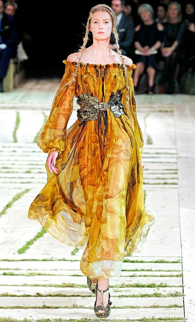 Alexander McQueen SS11 | Fashion Design