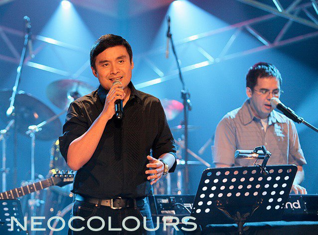 Universal Records Blog: Neocolours LIVE at Eastwood Mall & McKinley Hill