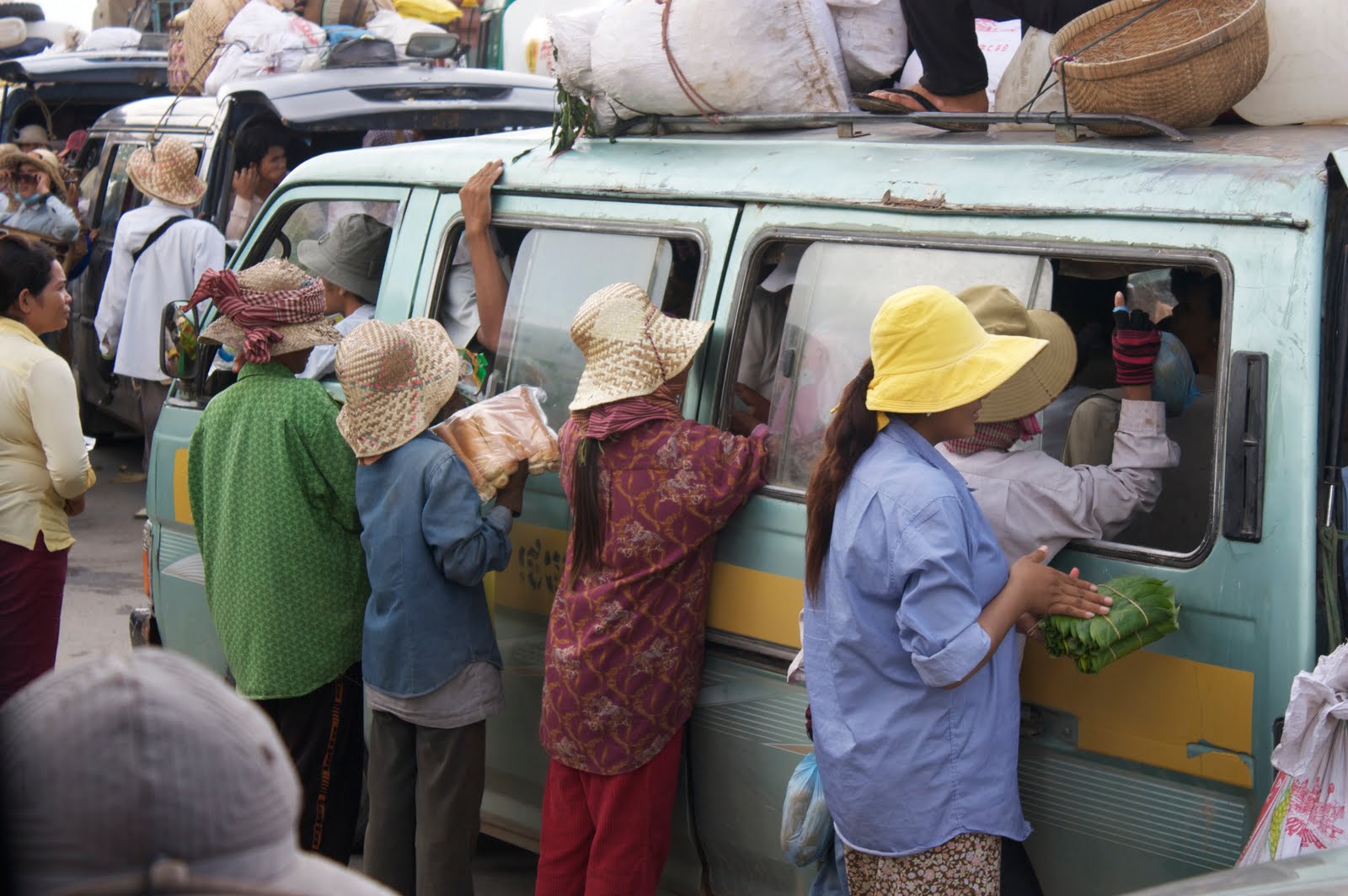 Live the Reality You Describe: fyi cambodia: street hawkers work the ...
