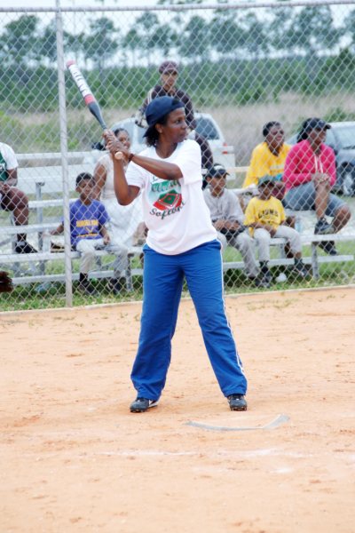 Taste Of Grand Bahama: Softball legends kick up a ‘lil dust’ in classic ...