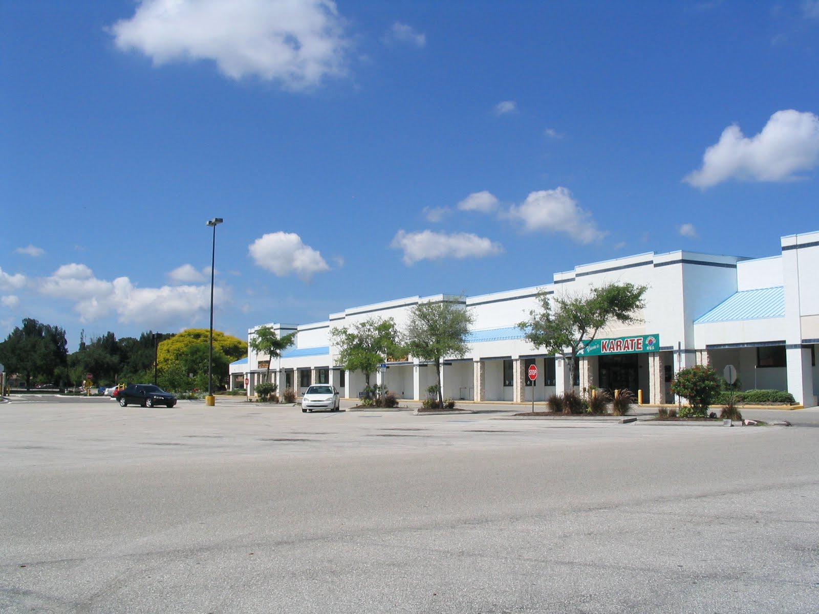 A Beader's Blog: Empty Strip Malls...Space Available...A Sign of The Times