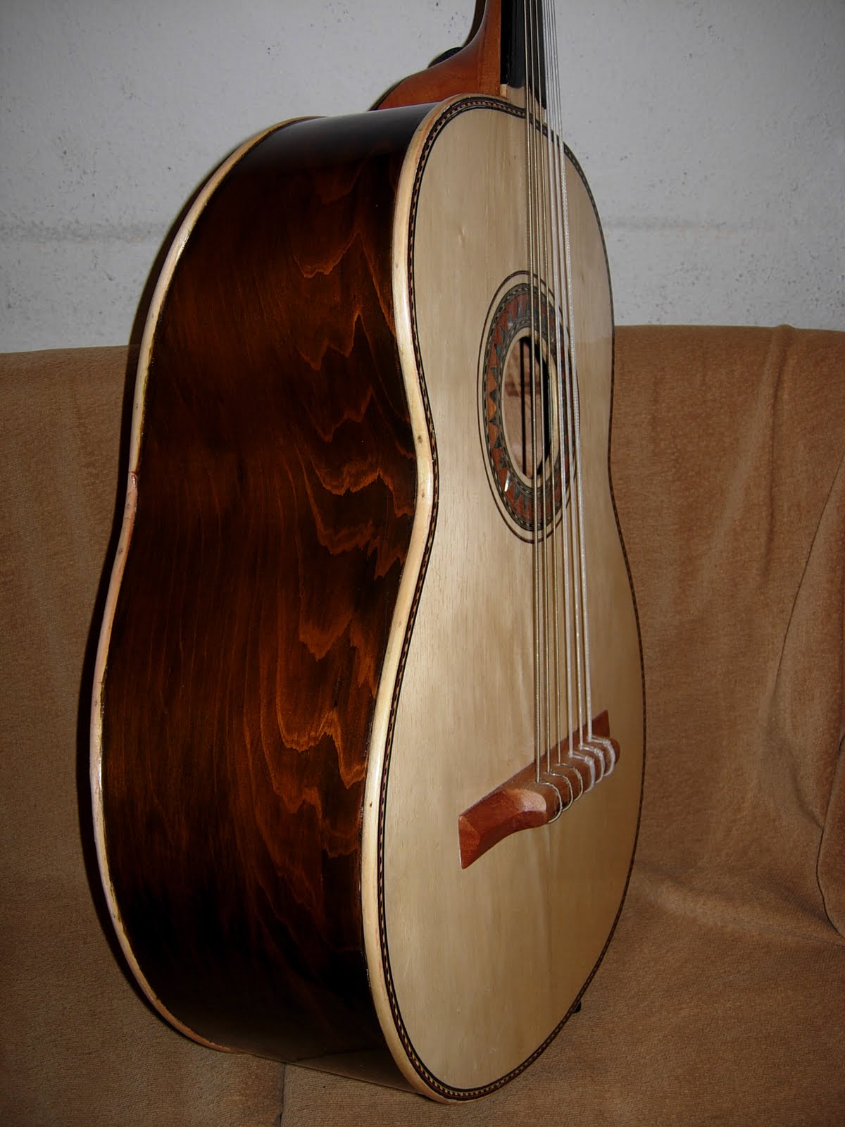 GUITARRONES: GUITARRONES PROFESIONALES