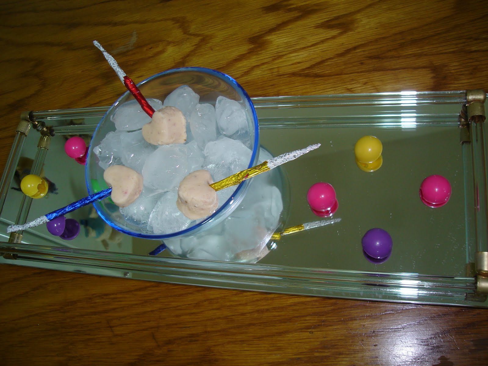 Pe masa din bucatarie: Inghetata de capsuni pe bat