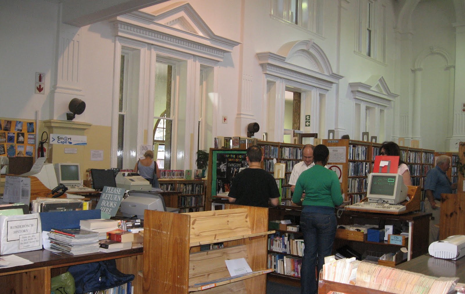 Rondebosch Library News: Images of the library