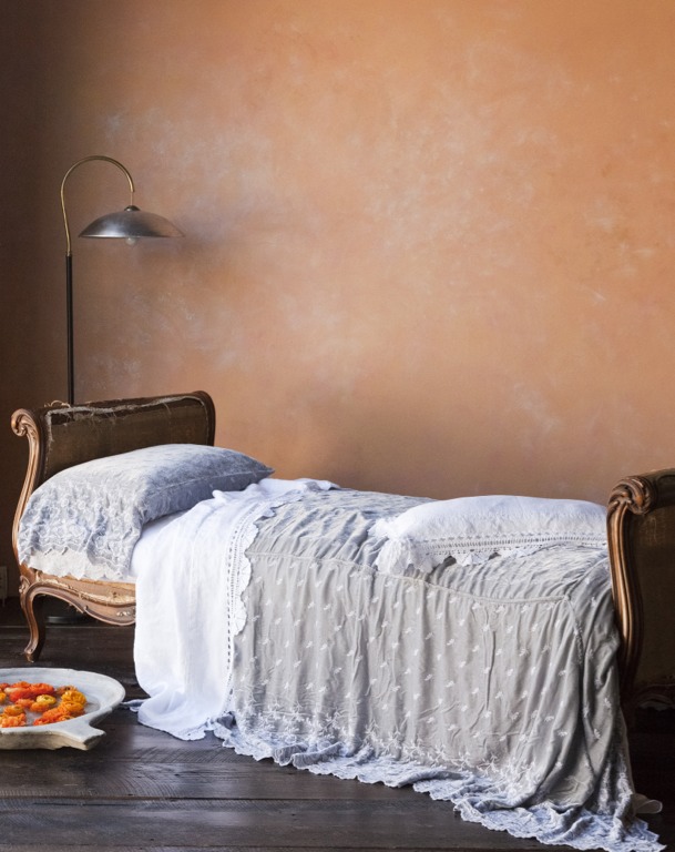 The New Victorian Ruralist: Bella Notte Linens...