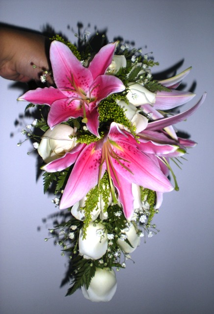 Ramos y tocados by Flor M: Ramo para Valeria !! Liliums perfumados ...