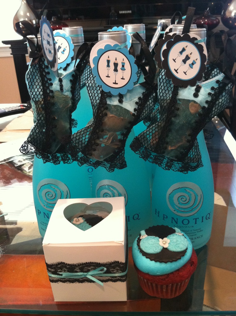 SweetTreats By Jen: Sassy cupcakes