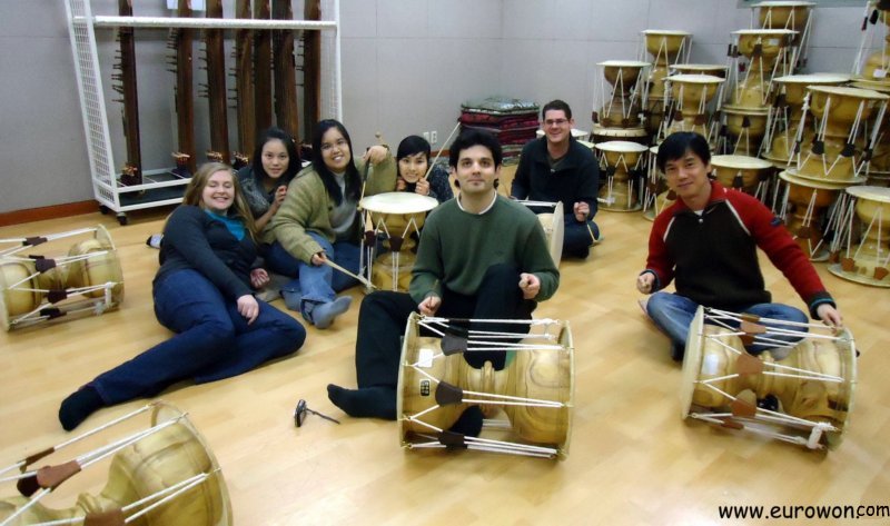 Una clase de samullori (사물놀이) [Eurowon]