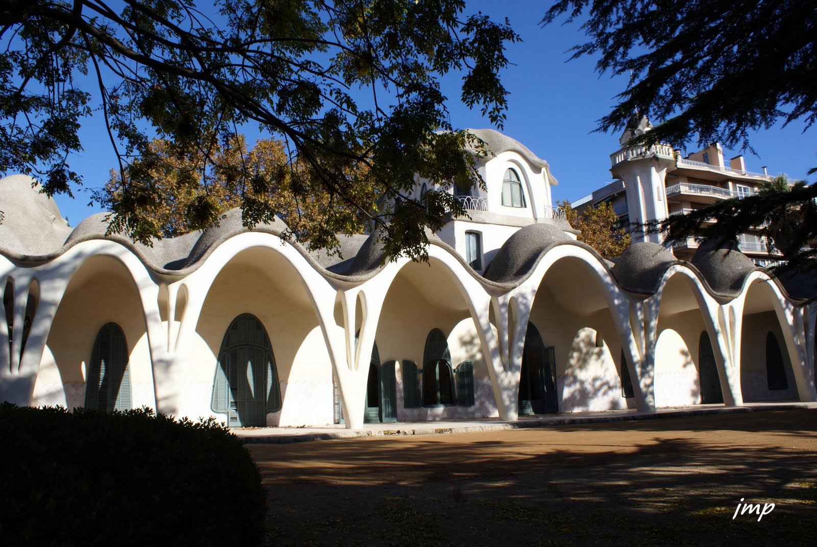 TOT PASSEJANT: Masia Freixa. Terrassa