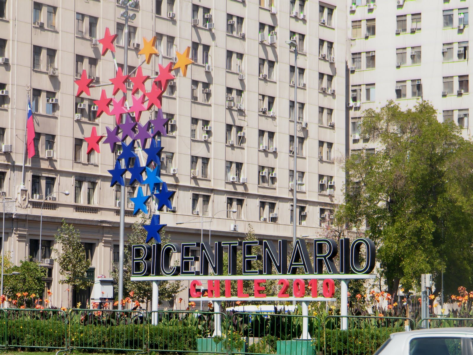 ESFERA PÚBLICA: BICENTENARIO DE CHILE, EL PASADO Y EL PRESENTE