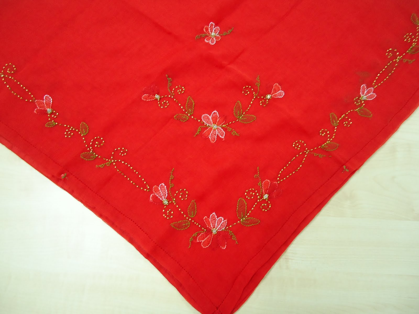 Gedung Jazmi: Koleksi Tudung Bawal Asli Bidang 45 Inci : Bunga Tali Kasut