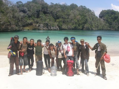 bagustris@/home: Sempu Island in Adventure