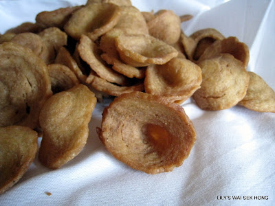 Lily's Wai Sek Hong: Yee Chai Paeng/Ear Biscuit