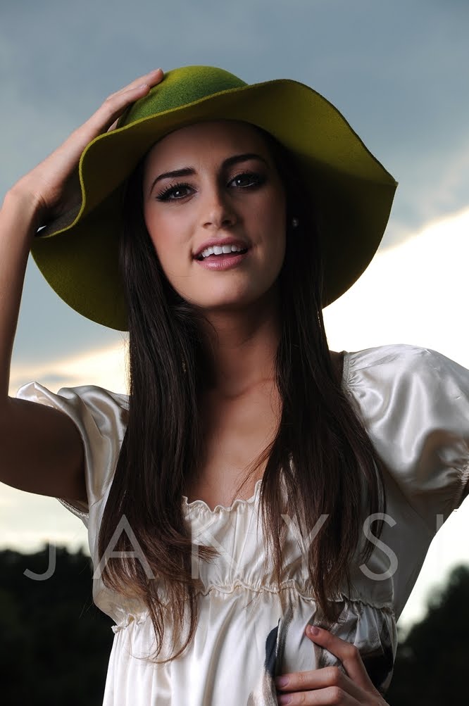 MISSES DO UNIVERSO: Favorita ao Nuestra Belleza Mexico 2010: Karin ...