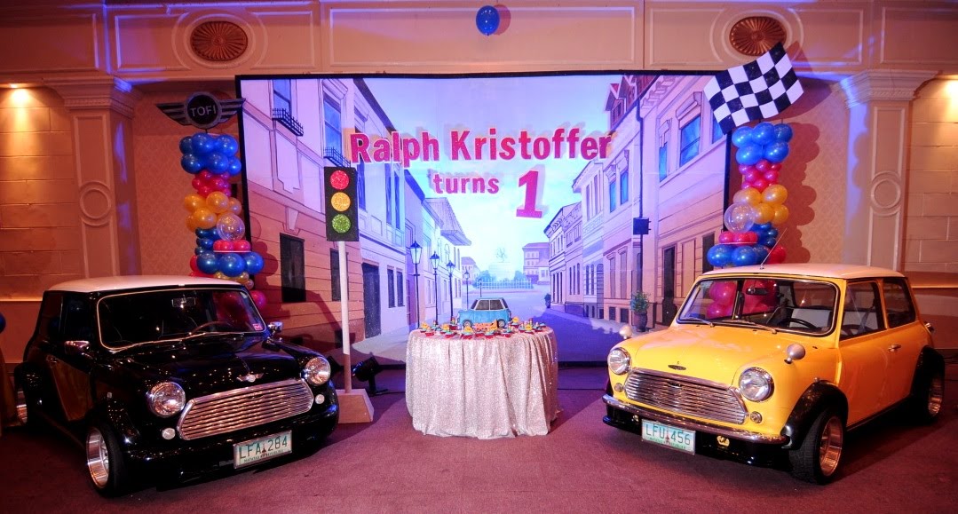 Mom-About-Town: Tofi's 1st mini car show b-day