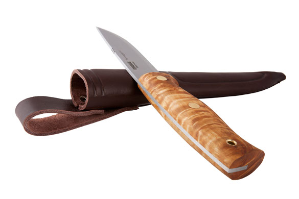 Wood Trekker: Les Stroud Designs and Releases the Temagami Knife