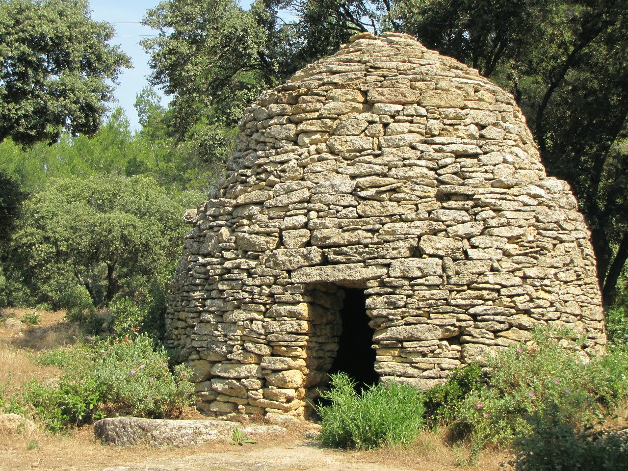 le blog de Jean Marc MOULINET: Les "Bories" dans la campagne de Cornillon