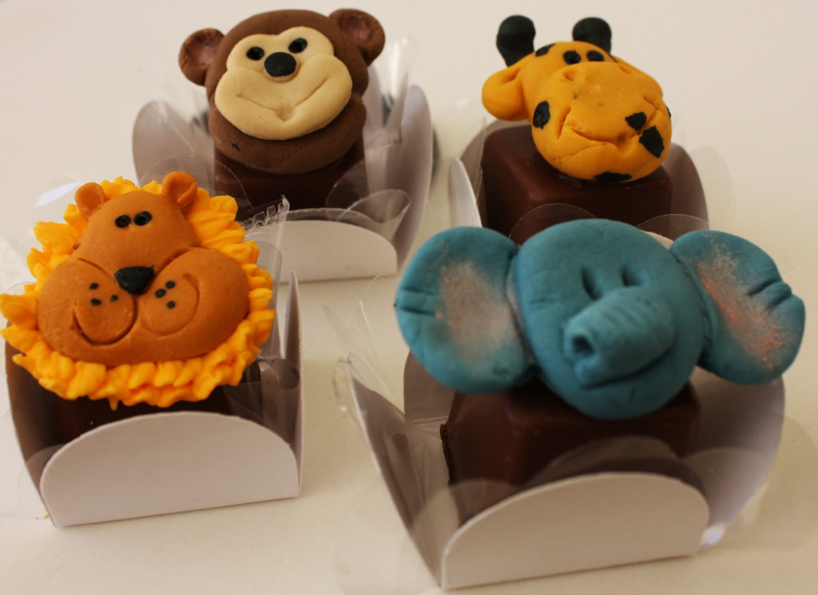 NEIDE BORGES-bolos e doces: TEMA SAFARI