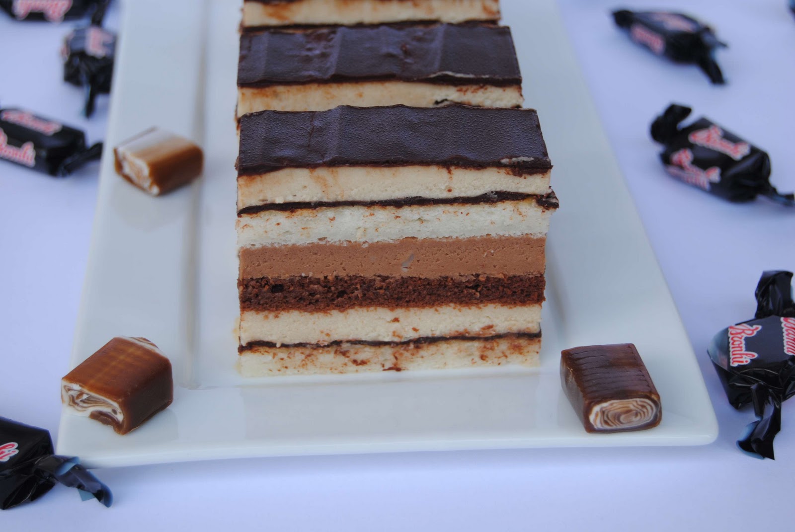 La casa de vainilla: Bronhi kocke/Bronhi squares