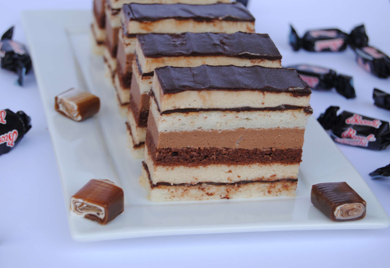 La casa de vainilla: Bronhi kocke/Bronhi squares